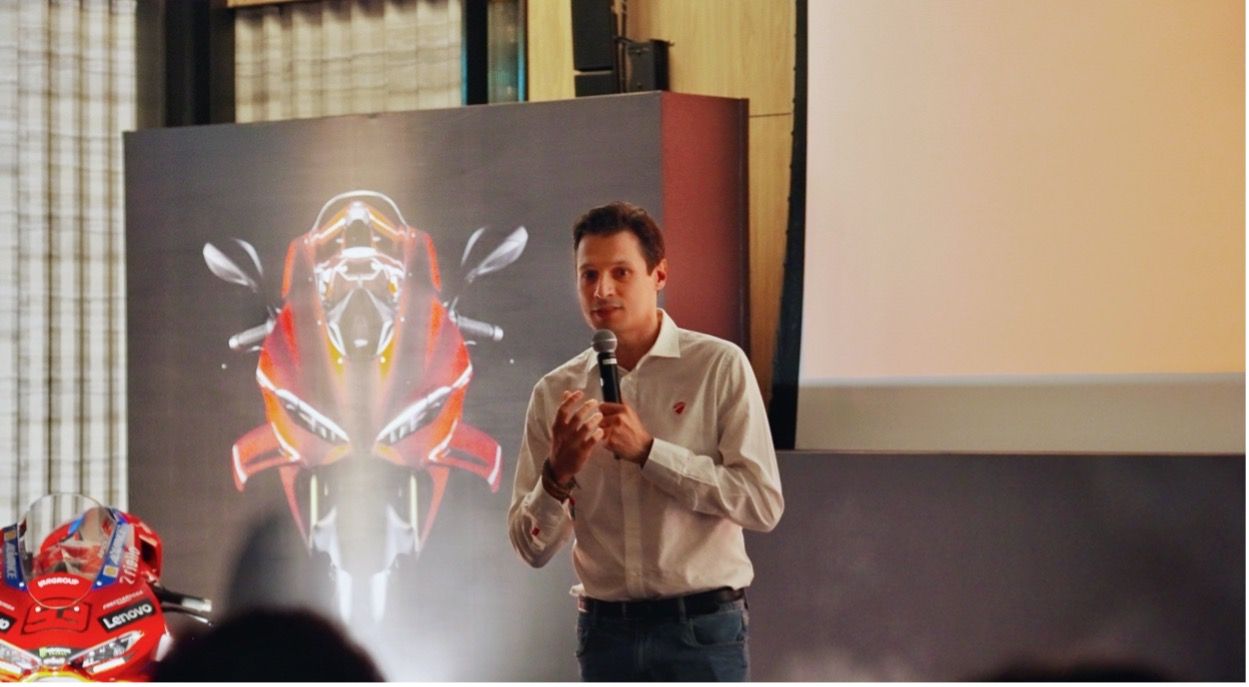 杜卡迪全新Panigale V4正式上市，重新定义高性能骑行时代